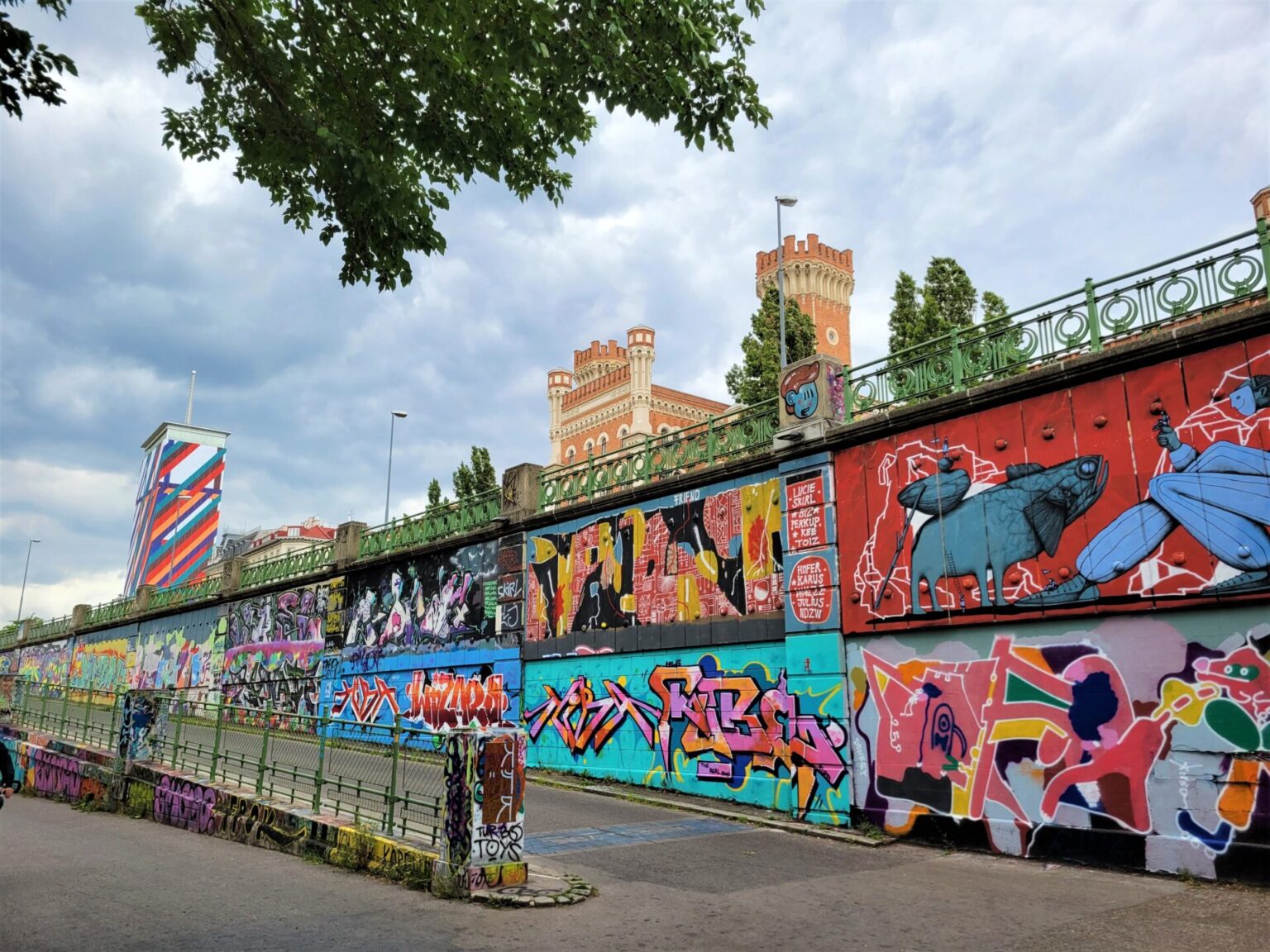 Vienna Has The Coolest Incinerator In The World - Bonus Nachos