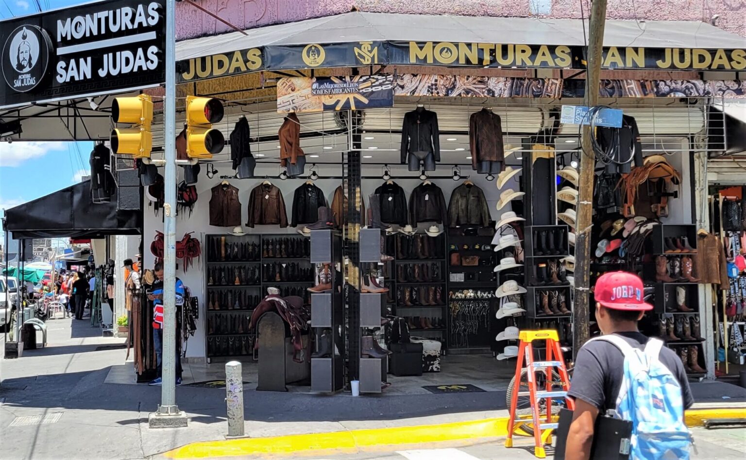 A Month In León - Mexico's Leather Capital - Bonus Nachos